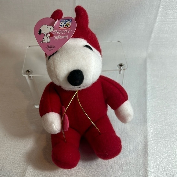 Peanuts & Whitman's | Holiday | Peanuts Snoopy Ufs Red Devil Valentines ...